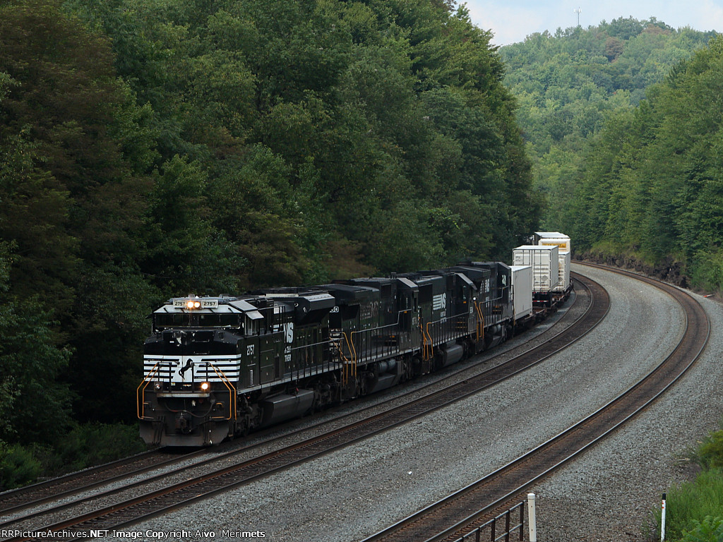 NS 2757 west at Mile 255 Pittsburgh Line